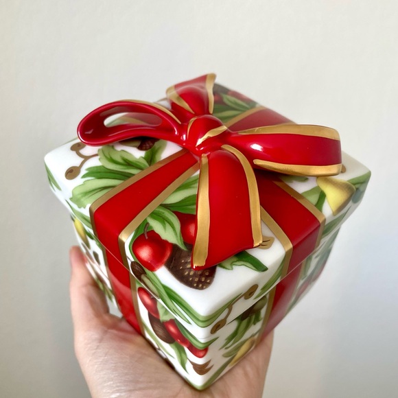 Tiffany & Co. | Holiday | Tiffany Co Holiday Garland Christmas Bow ...